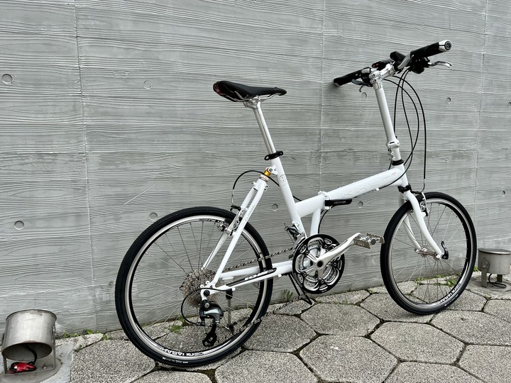 KHS 功學社 2022 F20-T3F 451 開箱！歡迎 F20 車系的車友一起蓋大樓。 - Mobile01